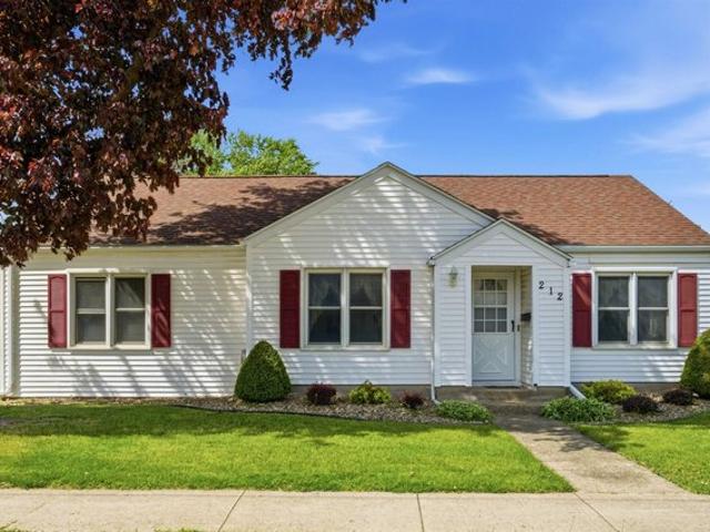 212 Clara Ave, Manchester, IA 52057