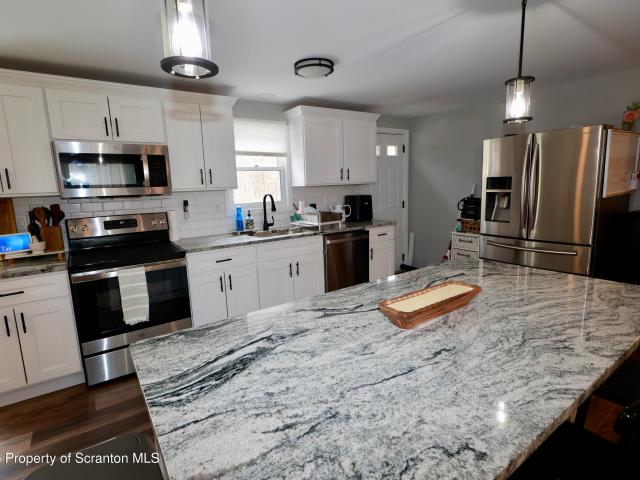 212 Annette Marie Dr, Long Pond, PA 18334 | MLS #SC261018
