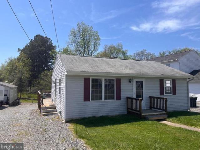 212 Alexandria St, Fredericksburg, VA 22408