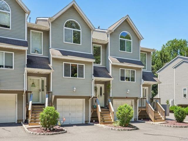 212 Arlington Ct, Bardonia, NY 10954