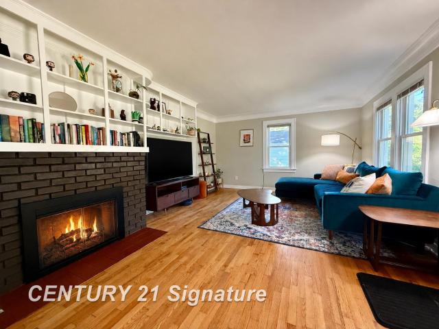212 Auburn Street