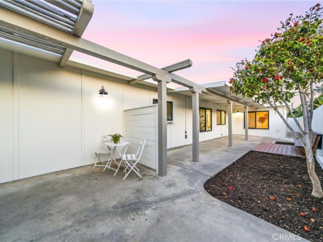 212 Avenida Sierra