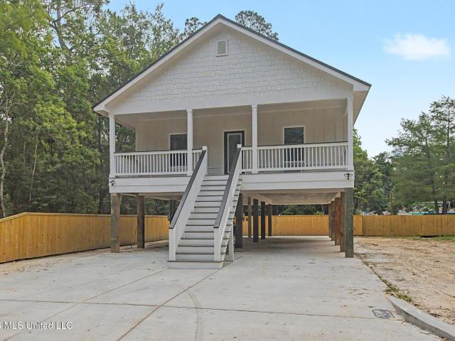212 Avenue B