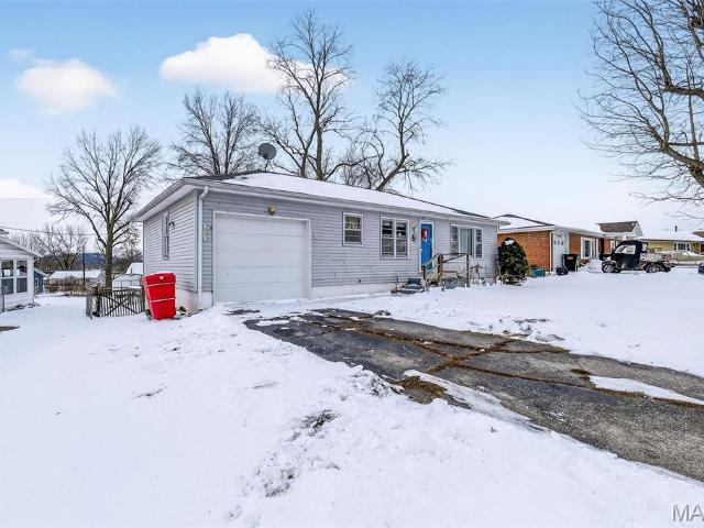 212 Boyd Dr, Louisiana, MO 63353 | MLS #26001 | Compass