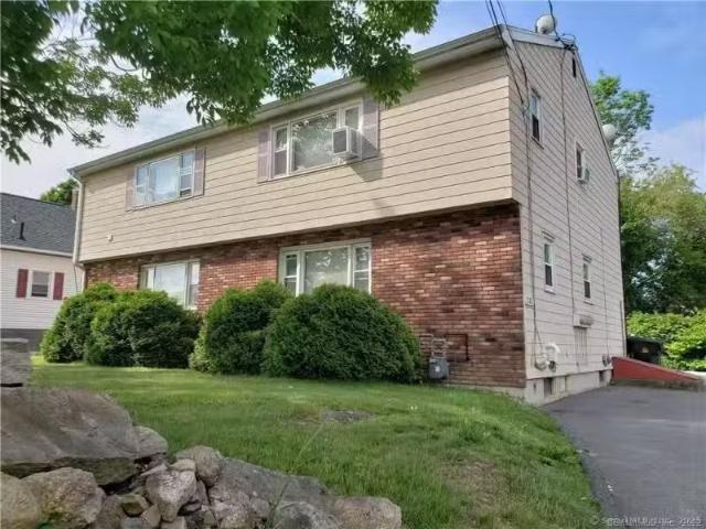 212 Bayonet Street, 2, New London, CT 06320