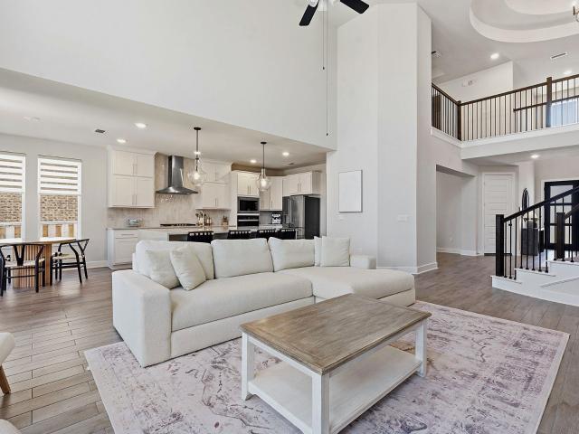 212 Barnstorm Ln