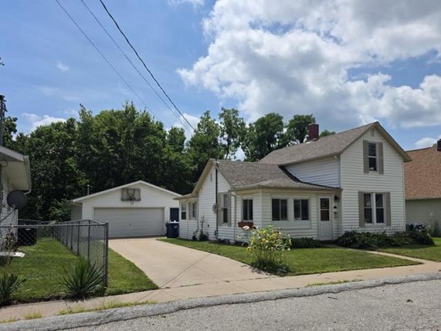 212 Bridgeman St, Muscatine, IA 52761