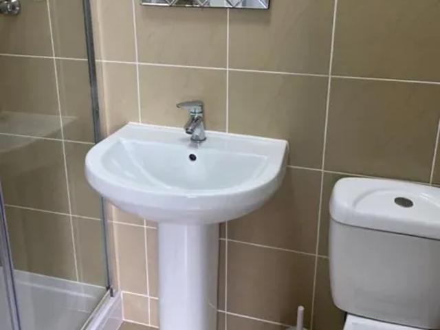 212 Burrage Road, Glyndon, London, SE18 7JU, United Kingdom | Room for rent #167392928 | Rentberry