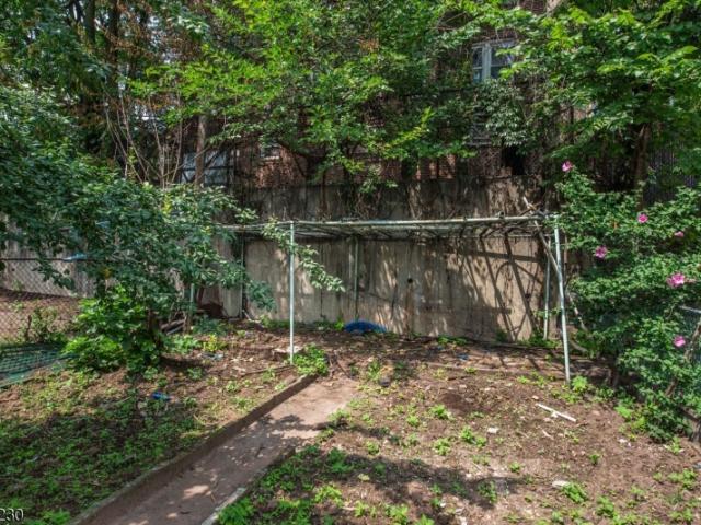 212 Garside St