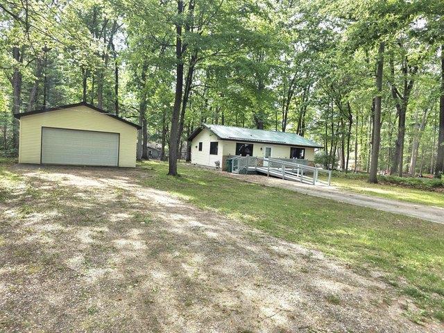 212 Glendale Dr, Prudenville, MI 48651