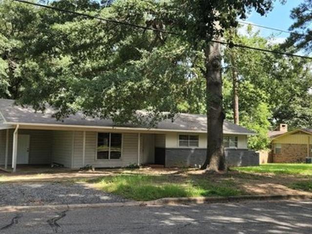 212 Greenwood St, Nacogdoches, TX 75964
