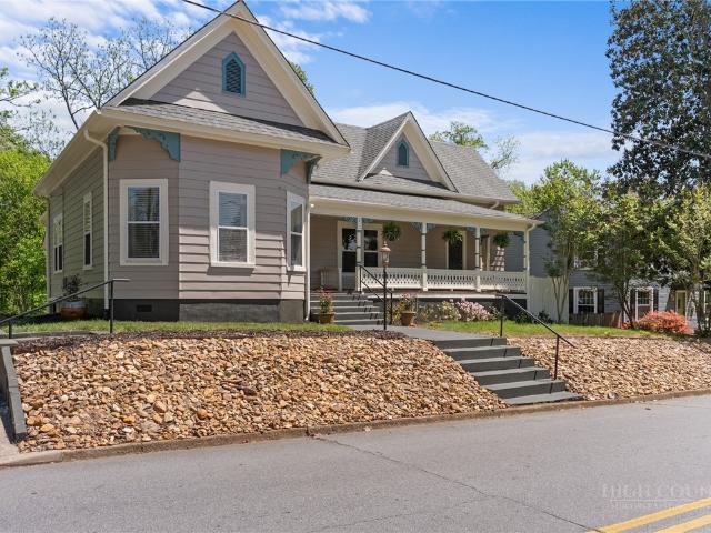 212 Gwyn Avenue
