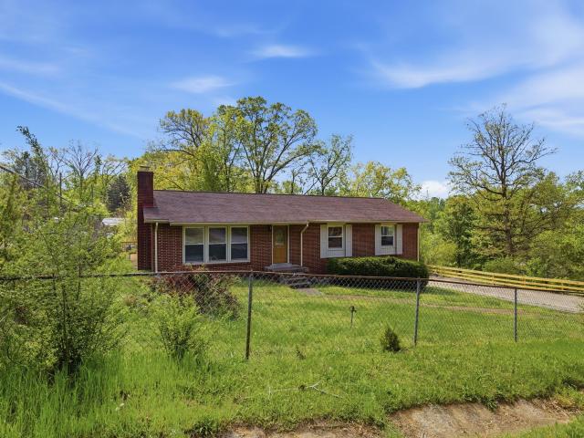 212 Downer Dr, Clarksville, TN 37042 | MLS #3177 | Compass