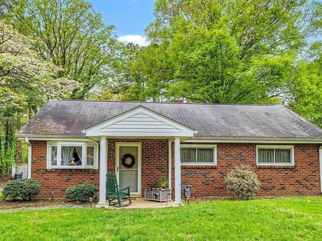 212 Dobson Ln, Cherry Hill, NJ 08003
