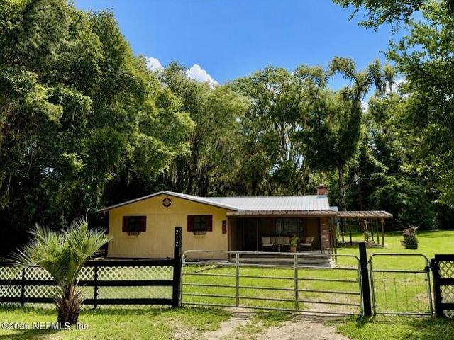 212 Dogwood Dr, Interlachen, FL 32148