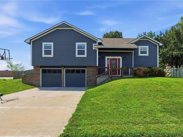212 Dawn Ave, Belton, MO 64012