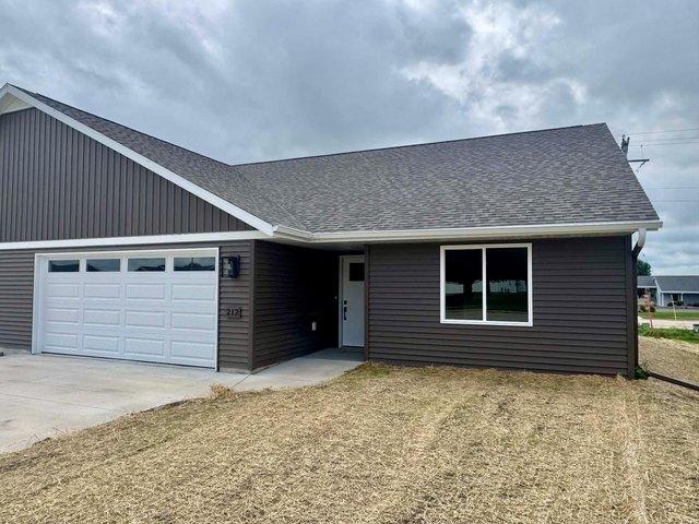 212 Danielle Dr, Randolph, WI 53956
