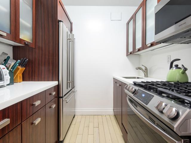 212 E 47TH Street 32C