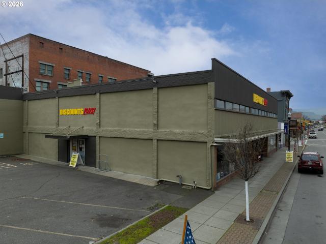 212 E 2ND ST