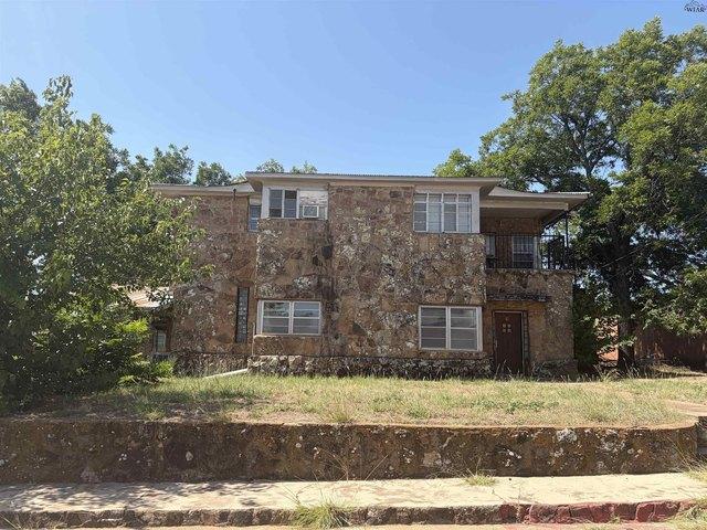 212 E Walnut St, Archer City, TX 76351