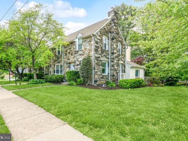 212 E Woodland Avenue