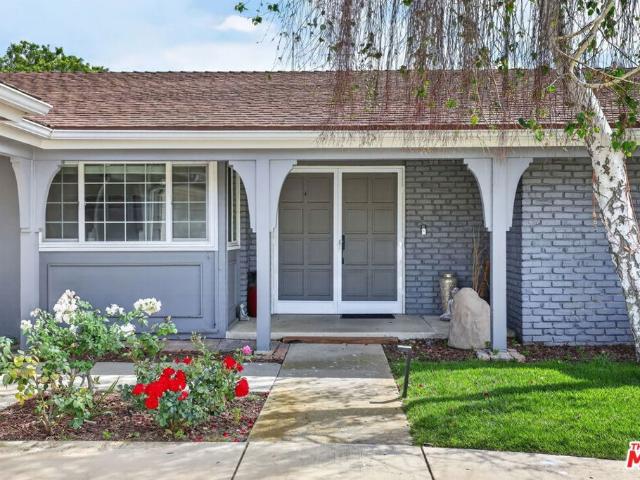 212 E Avenida De Los Arboles