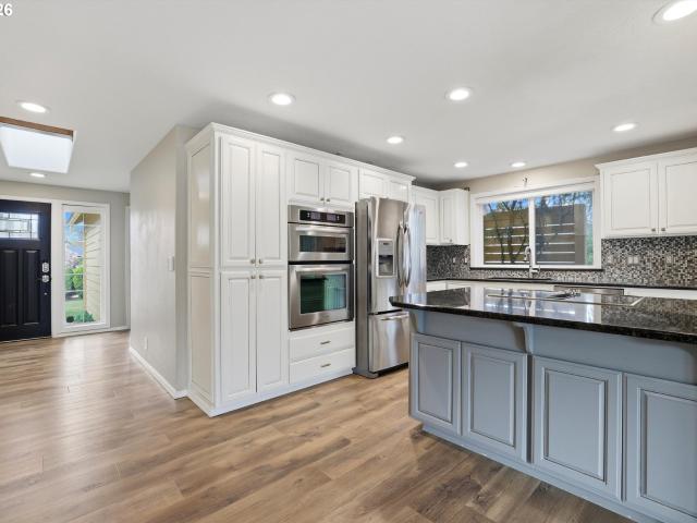 212 e crestview dr
