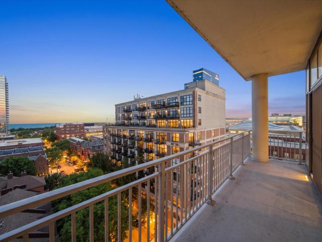 212 E Cullerton Street # 1004