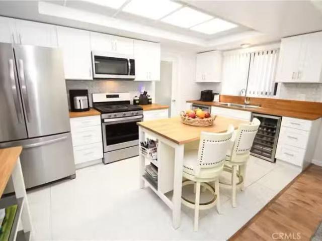 212 E IMPERIAL AVE APT A, EL SEGUNDO, CA 90245