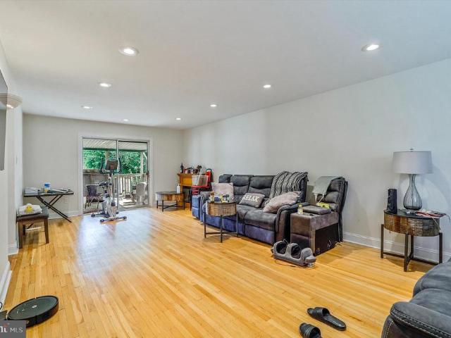 212 E Lafayette Avenue