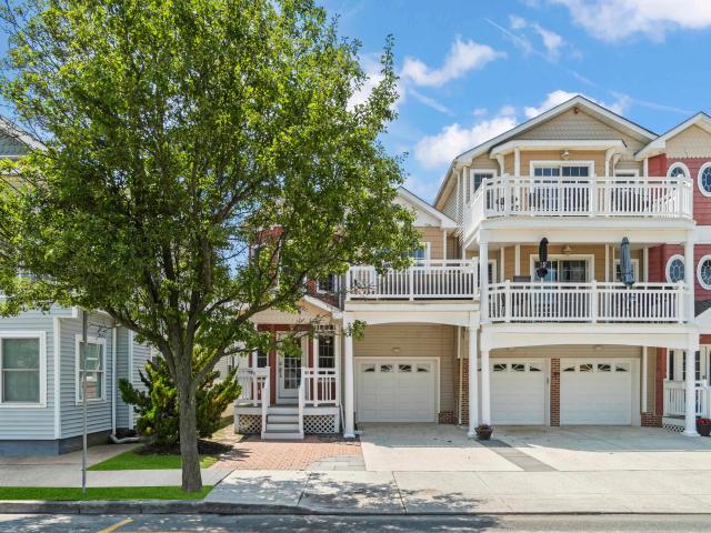 212 E Magnolia Avenue