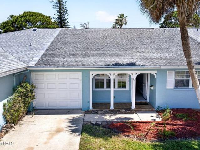 212 Emerald Dr W, Indian Harbour Beach, FL 32937