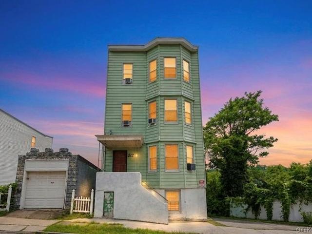 212 Edwards Pl, Yonkers, NY 10703