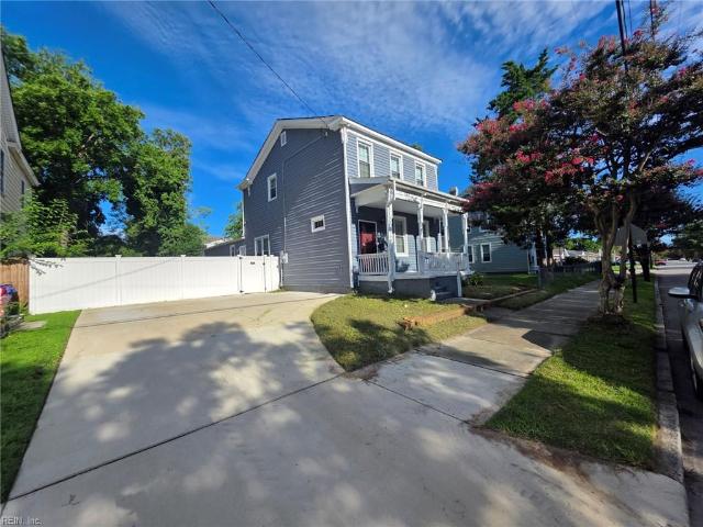 212 Elm AVE
