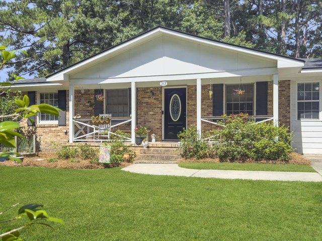 212 Forest Cir, Summerville, SC 29483