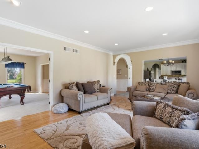 212 Fairfield Ln