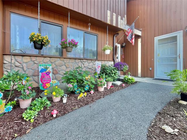 212 Falcon Court
