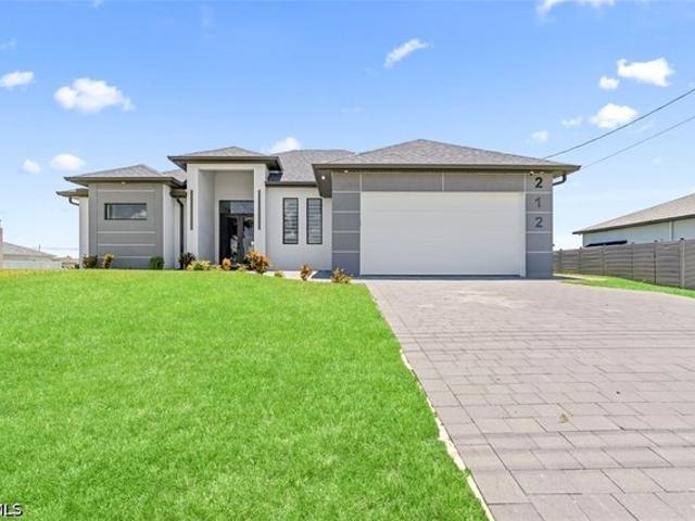 212 Kismet Pkwy W, Cape Coral, FL 33993