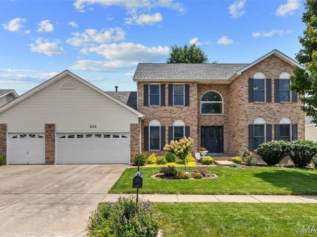 212 Harbour Pointe Dr, Wildwood, MO 63040