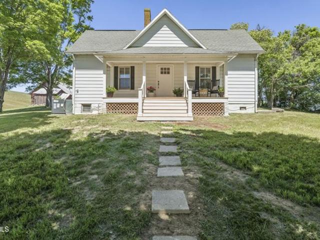 212 Highland Church Rd, Gray, TN 37615