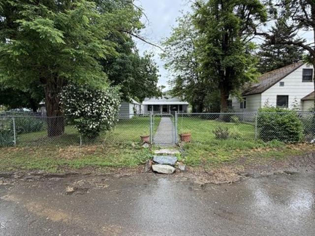 212 Hill St, Smelterville, ID 83868