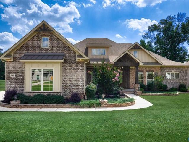 212 Idle Creek Dr, Huntsville, AL 35811