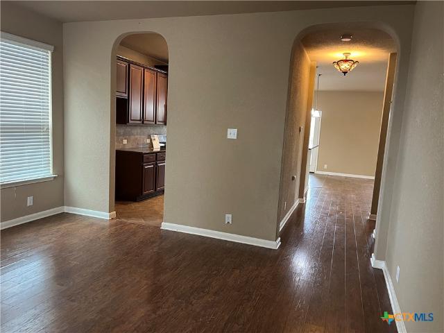 212 Oak Creek Way