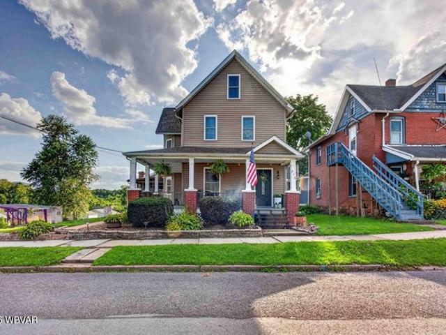 212 Oak St, Jersey Shore, PA 17740