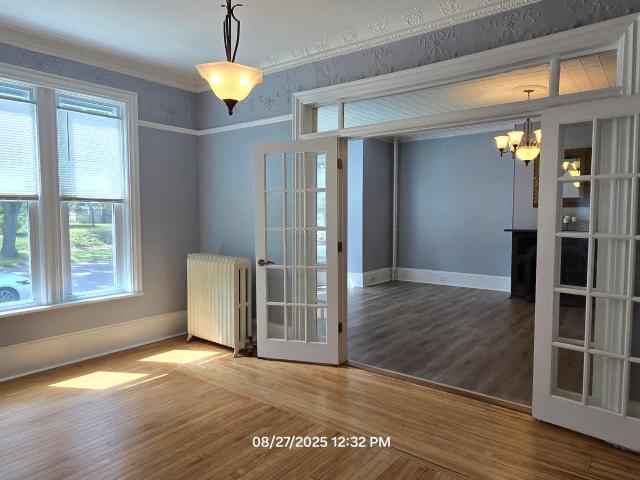 212 Oak Street # Apt 1