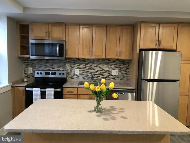 212 Oakwood St SE, Unit B2, Washington, DC 20032 | MLS #DCDC2255