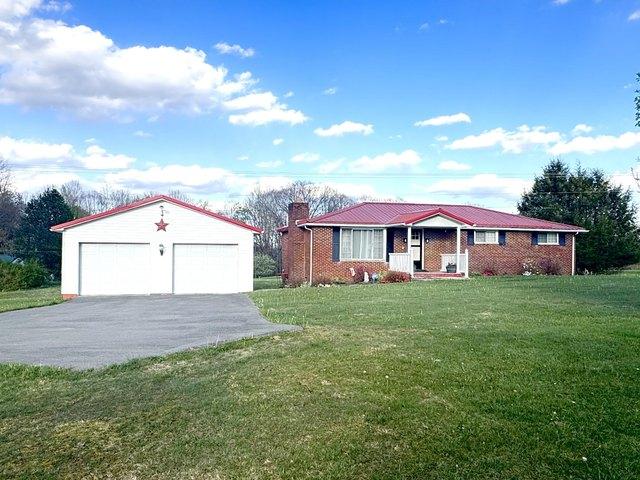 212 Olive Br, Nettie, WV 26681