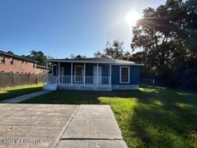 212 Lawler Avenue