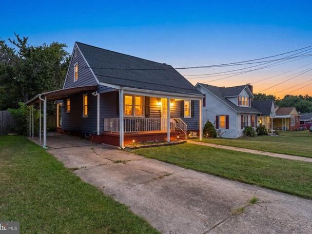 212 Lake Rd, Pasadena, MD 21122