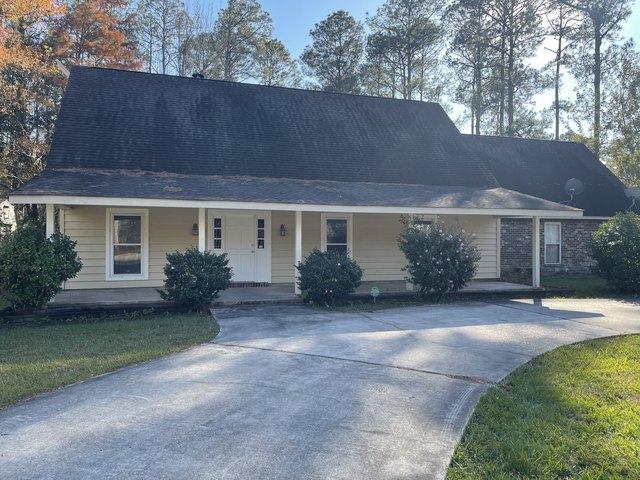 212 Lexington Dr, Mandeville, LA 70471
